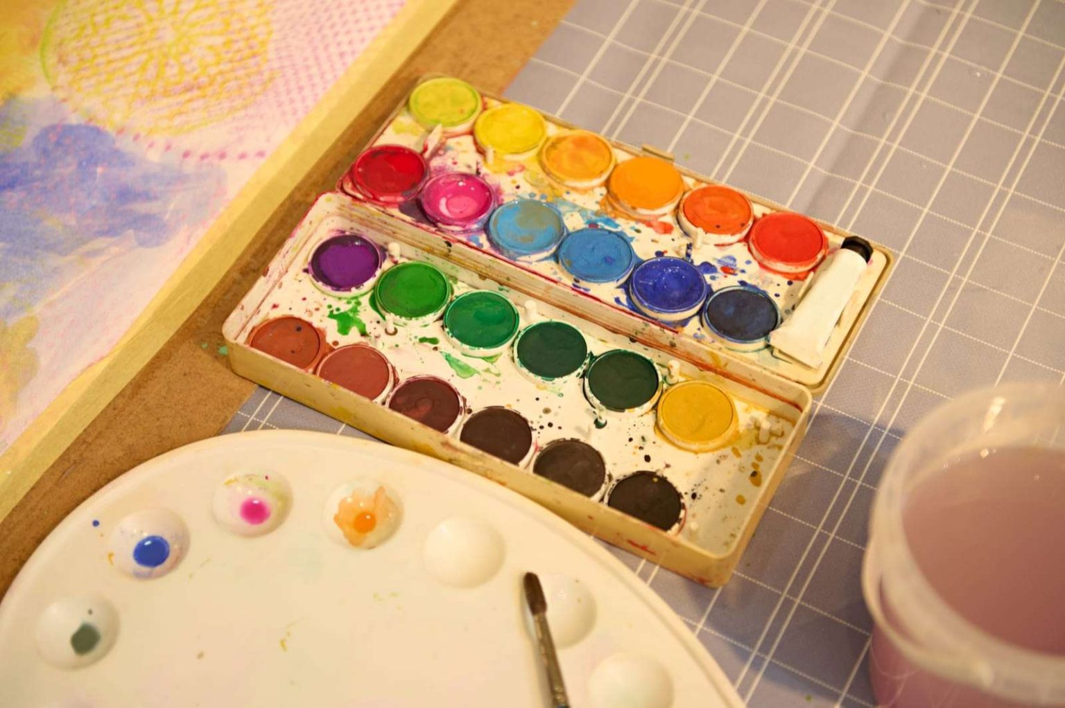 Unleash Your Inner Artist By Choosing The Right Paint Sets - Consumer ...